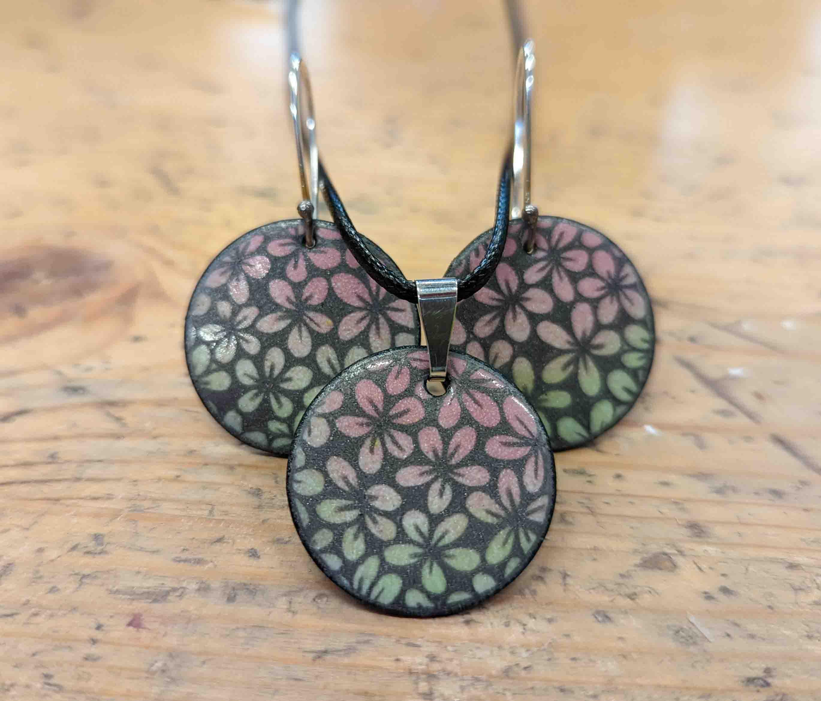 Basic Enamel Pendants – Main Line Art Center